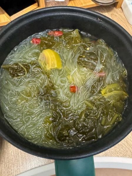 四川酸辣粉丝汤怎么做_正宗酸辣粉丝汤配方-第1张图片-山城妙识 四川酸辣粉丝汤怎么做_正宗酸辣粉丝汤配方-第1张图片-山城妙识