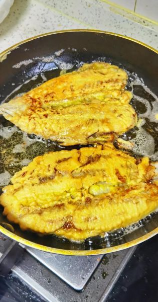 煎鲅鱼怎么煎不腥_煎鲅鱼的做法大全图解-第1张图片-山城妙识