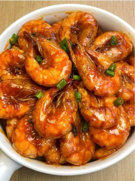 红烧大虾和油焖大虾的区别_哪个更好吃-第1张图片-山城妙识