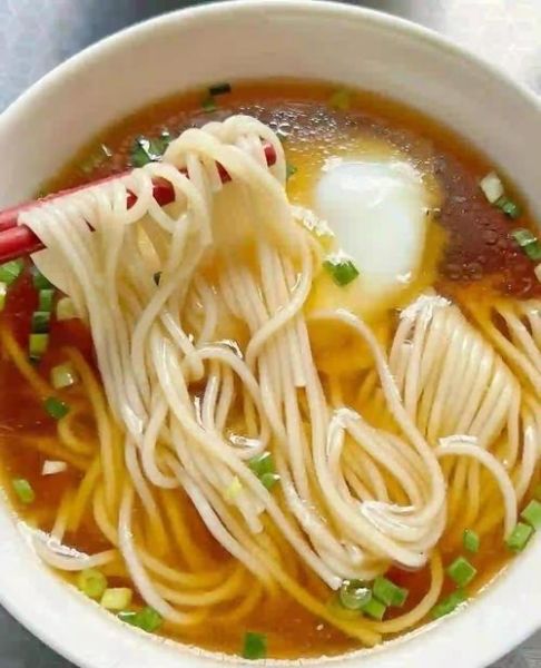 阳春面怎么做好吃窍门_阳春面汤头如何调鲜-第1张图片-山城妙识