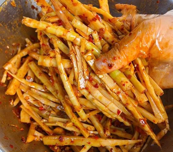 凉拌笋丝怎么做_凉拌笋丝需要焯水吗-第3张图片-山城妙识