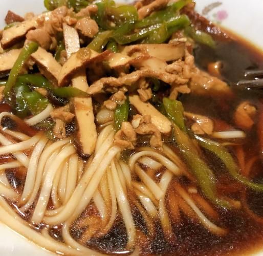 青椒肉丝面怎么做_家常青椒肉丝面做法-第2张图片-山城妙识