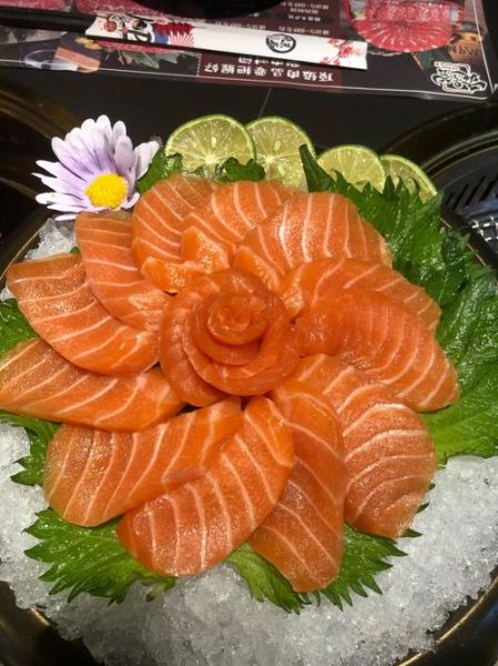 三文鱼摆盘技巧_如何让三文鱼摆盘更高级-第2张图片-山城妙识