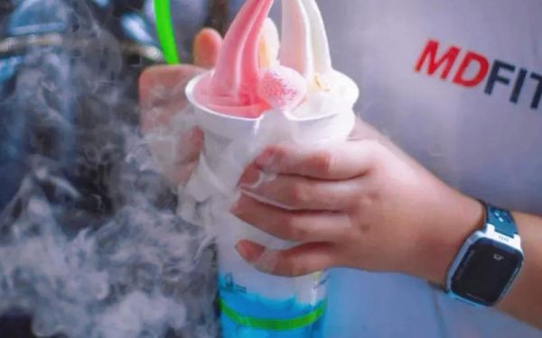 冒烟冰淇淋怎么做_网红冒烟冰淇淋安全吗-第1张图片-山城妙识