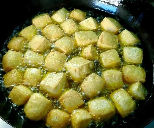 豆腐怎么炸才蓬松_豆腐怎样炸才又大又泡-第2张图片-山城妙识 豆腐怎么炸才蓬松_豆腐怎样炸才又大又泡-第2张图片-山城妙识