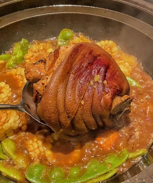 怎样煮肘子又烂又好吃_肘子软烂不柴的秘诀-第1张图片-山城妙识