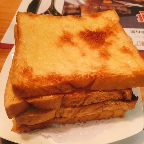 怎么烤面包片是脆的_烤面包片怎样才酥脆-第1张图片-山城妙识