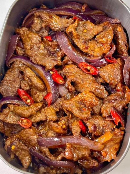 洋葱炒牛肉片怎么炒才嫩_洋葱炒牛肉片家常做法-第3张图片-山城妙识