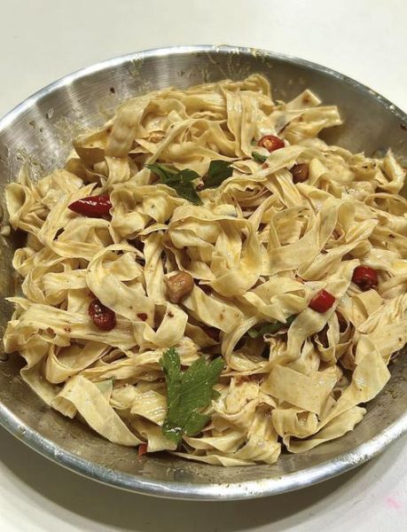 凉拌豆腐皮需要焯水吗_焯水多久合适-第1张图片-山城妙识