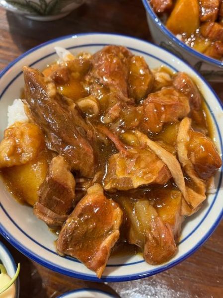 牛肉盖饭怎么做_牛肉盖饭酱汁比例-第2张图片-山城妙识