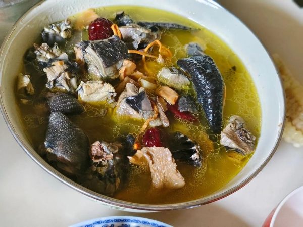 红烧乌鸡怎么做好吃_红烧乌鸡最正宗的做法-第2张图片-山城妙识