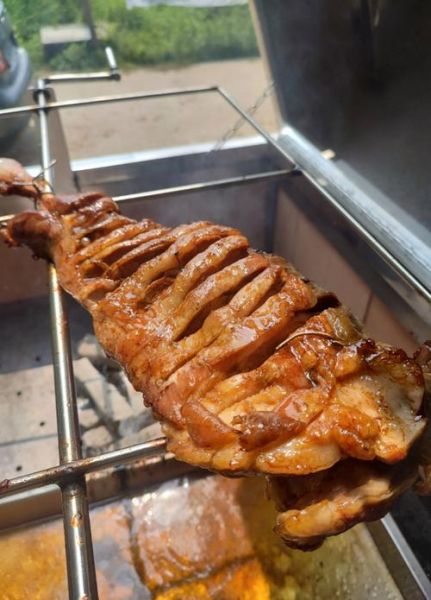 家用烤箱烤羊腿的做法_羊腿烤多久才外焦里嫩-第2张图片-山城妙识