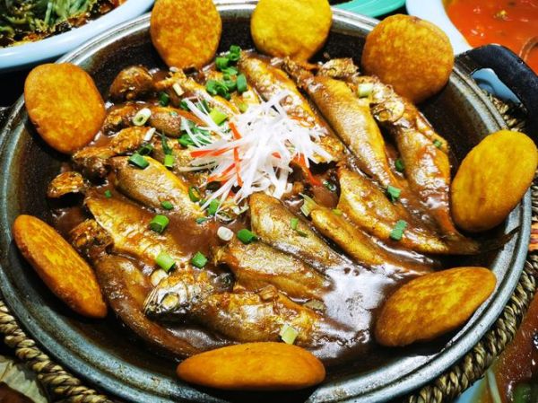 鱼锅饼子图片欣赏_怎么做才地道-第1张图片-山城妙识 鱼锅饼子图片欣赏_怎么做才地道-第1张图片-山城妙识