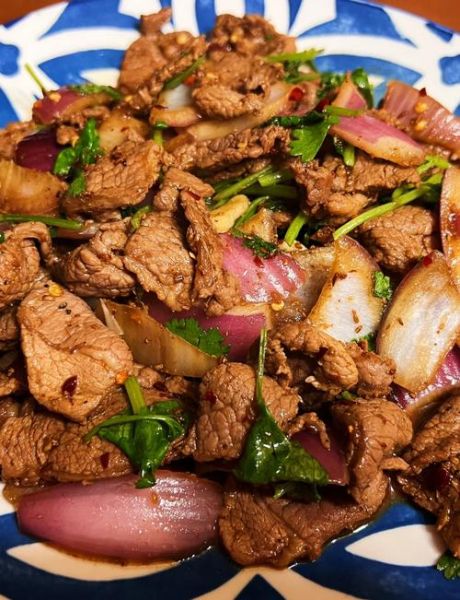 羊肉炒洋葱怎么做好吃_羊肉炒洋葱的秘诀-第1张图片-山城妙识 羊肉炒洋葱怎么做好吃_羊肉炒洋葱的秘诀-第1张图片-山城妙识