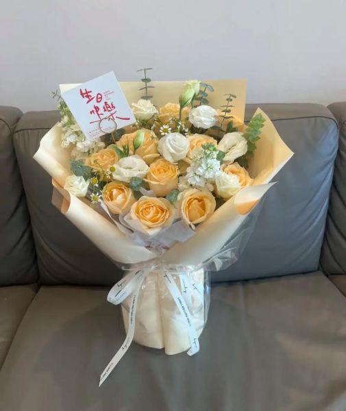 香槟玫瑰11朵代表什么_送花含义详解-第1张图片-山城妙识 香槟玫瑰11朵代表什么_送花含义详解-第1张图片-山城妙识