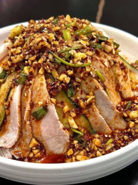 蒜泥白肉用什么肉_蒜泥白肉选什么部位最好-第2张图片-山城妙识