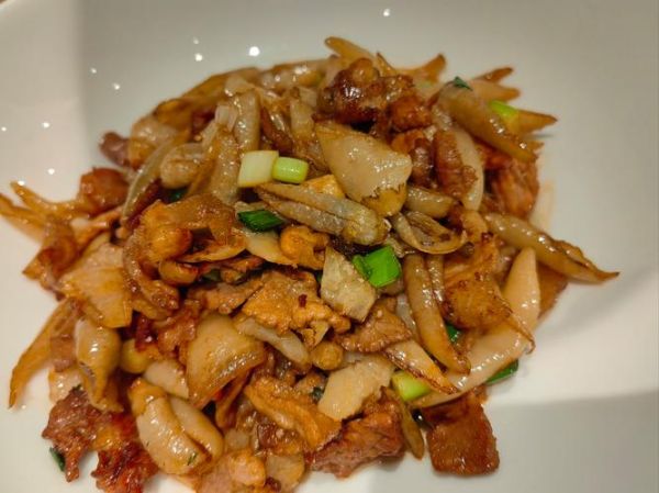 湖南白辣椒炒肉怎么做_正宗做法步骤详解-第1张图片-山城妙识 湖南白辣椒炒肉怎么做_正宗做法步骤详解-第1张图片-山城妙识