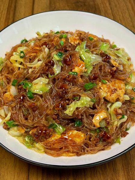 卷心白菜炒粉丝怎么做_粉丝不坨不粘锅技巧-第1张图片-山城妙识