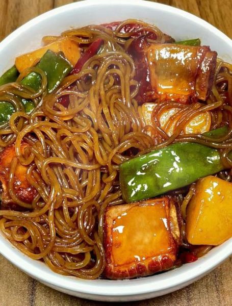 土豆炖粉条怎么做才好吃_土豆炖粉条不糊锅的窍门-第1张图片-山城妙识