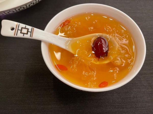 银耳红枣汤能丰胸吗_丰胸食物真相-第2张图片-山城妙识 银耳红枣汤能丰胸吗_丰胸食物真相-第2张图片-山城妙识