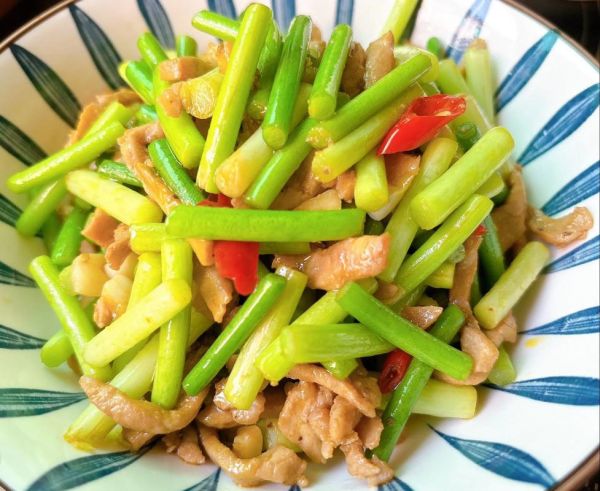 蒜苔炒肉的蒜苔用焯水吗_焯水还是不焯水-第3张图片-山城妙识 蒜苔炒肉的蒜苔用焯水吗_焯水还是不焯水-第3张图片-山城妙识