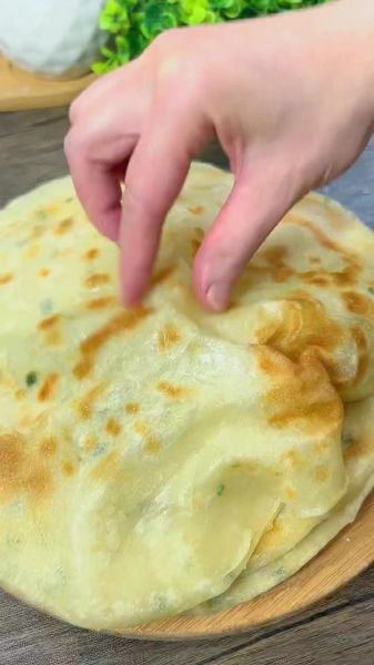 葱油千层饼怎么做_千层饼为什么分层-第1张图片-山城妙识