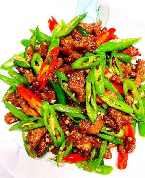 大辣椒炒肉怎么炒好吃_大辣椒炒肉的家常做法-第2张图片-山城妙识