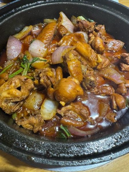 鸡公煲是什么东西_鸡公煲和重庆鸡公煲区别-第1张图片-山城妙识 鸡公煲是什么东西_鸡公煲和重庆鸡公煲区别-第1张图片-山城妙识