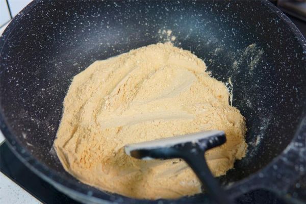 家常油茶面怎么做_油茶面不结块技巧-第3张图片-山城妙识 家常油茶面怎么做_油茶面不结块技巧-第3张图片-山城妙识