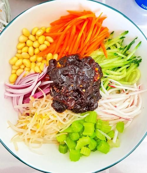 炸酱面拌酱怎么做_炸酱面拌酱用干黄酱还是甜面酱-第2张图片-山城妙识