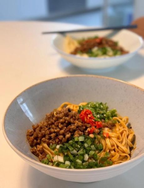 炸酱面拌酱怎么做_炸酱面拌酱用干黄酱还是甜面酱-第1张图片-山城妙识