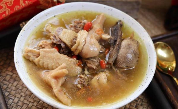 家常炖鸡汤放什么调料_炖鸡汤最忌四种料-第3张图片-山城妙识