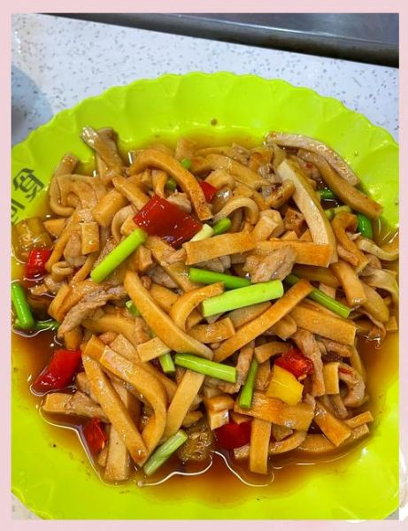 千叶豆腐炒肉怎么做好吃_千叶豆腐炒肉的家常做法-第1张图片-山城妙识