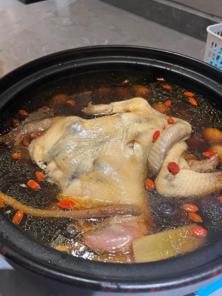 清炖全鸡怎么做好吃_清炖全鸡用什么鸡最好-第1张图片-山城妙识 清炖全鸡怎么做好吃_清炖全鸡用什么鸡最好-第1张图片-山城妙识