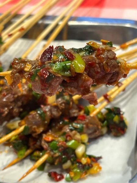 铁板牛肉小串怎么做_铁板牛肉小串热量高吗-第1张图片-山城妙识