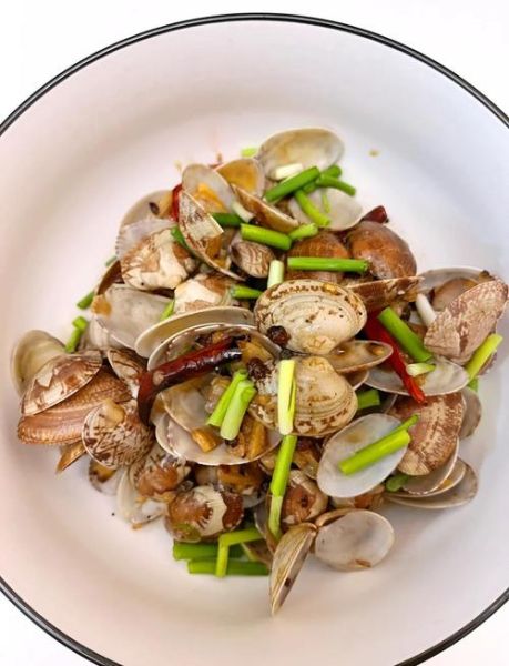 辣炒蛤蜊怎么做_辣炒蛤蜊用焯水吗-第1张图片-山城妙识 辣炒蛤蜊怎么做_辣炒蛤蜊用焯水吗-第1张图片-山城妙识