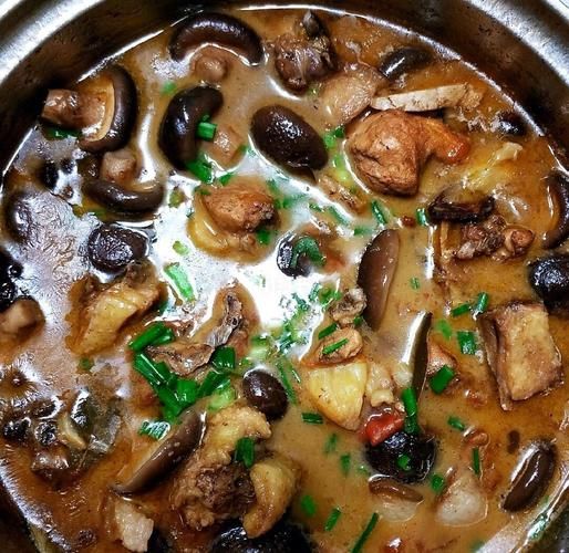 干香菇鸡汤怎么炖好喝又营养_干香菇鸡汤的做法窍门-第1张图片-山城妙识