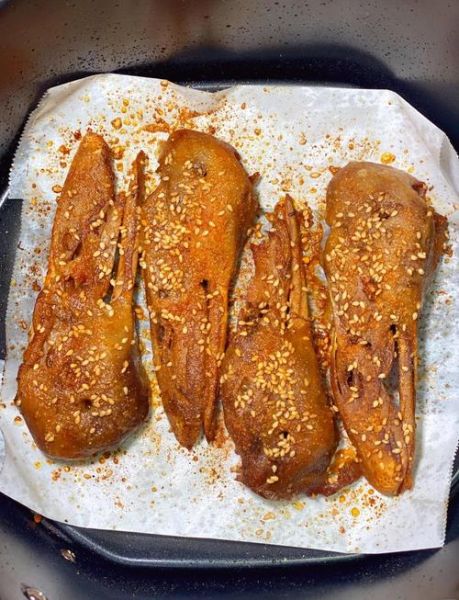 干锅鸭头怎么做才正宗_干锅鸭头正宗做法步骤-第1张图片-山城妙识