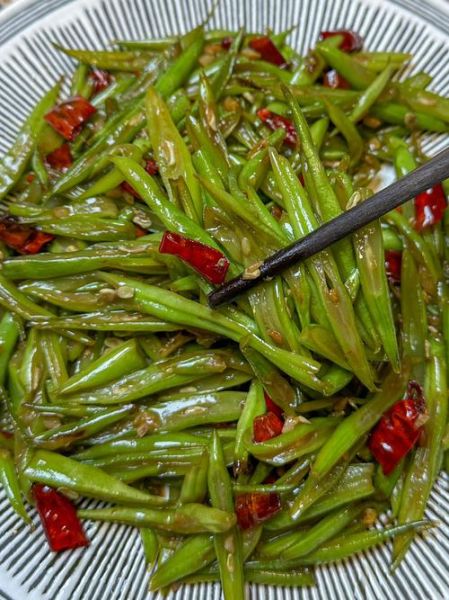 炒豆角丝怎么炒才好吃_炒豆角丝要不要焯水-第2张图片-山城妙识