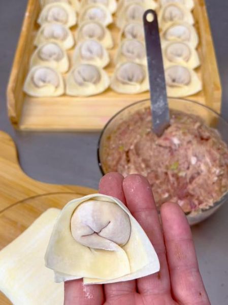 元宝馄饨的包法视频_怎么包最简单-第3张图片-山城妙识 元宝馄饨的包法视频_怎么包最简单-第3张图片-山城妙识