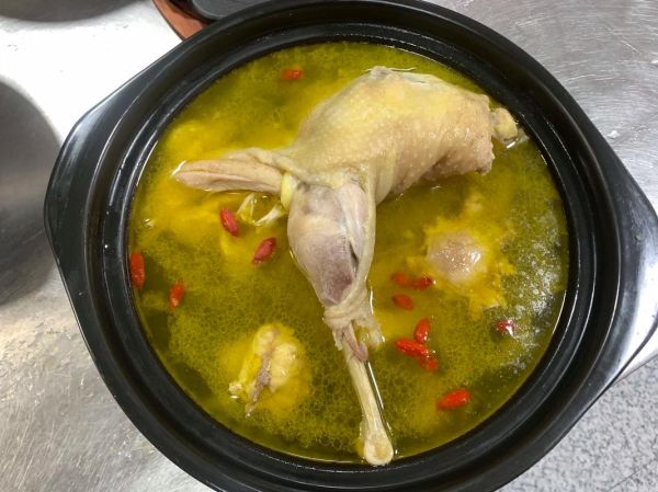 老母鸡汤怎么炖好喝_老母鸡汤炖多久才入味-第3张图片-山城妙识