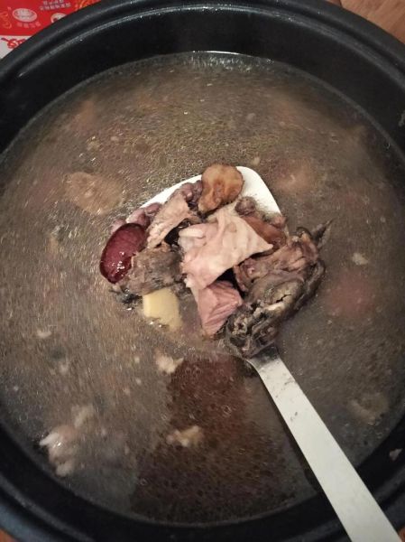 塘虱鱼汤的功效与作用_塘虱鱼汤适合什么人喝-第2张图片-山城妙识