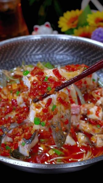 剁椒草鱼怎么做_剁椒草鱼最正宗的做法-第1张图片-山城妙识