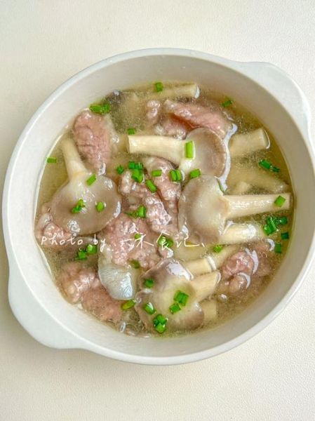 蘑菇肉片汤怎么做_蘑菇肉片汤的做法步骤-第1张图片-山城妙识 蘑菇肉片汤怎么做_蘑菇肉片汤的做法步骤-第1张图片-山城妙识