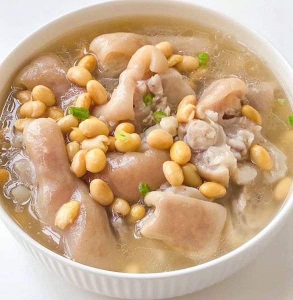 猪脚炖黄豆下奶吗_月子餐推荐-第1张图片-山城妙识 猪脚炖黄豆下奶吗_月子餐推荐-第1张图片-山城妙识