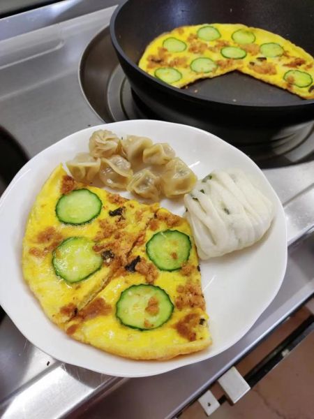 鸡蛋饼怎么摊才蓬松_鸡蛋饼怎样摊不粘锅-第1张图片-山城妙识