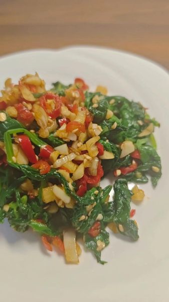 芹菜叶咸菜怎么腌制_芹菜叶咸菜的做法步骤-第1张图片-山城妙识