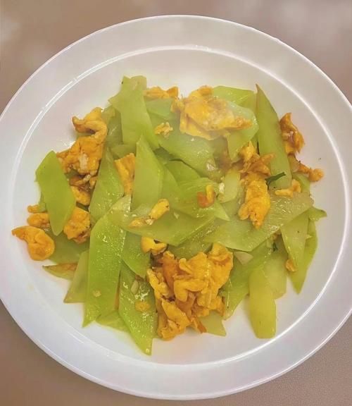 莴苣炒鸡蛋怎么做_莴苣炒鸡蛋的家常做法-第1张图片-山城妙识 莴苣炒鸡蛋怎么做_莴苣炒鸡蛋的家常做法-第1张图片-山城妙识