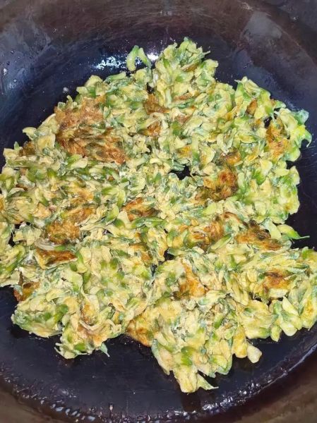 洋槐花怎么做好吃_洋槐花吃法大全-第2张图片-山城妙识