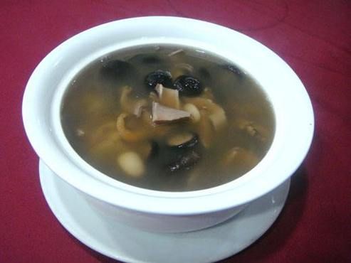 木耳冬菇瘦肉汤的做法_适合什么人喝-第3张图片-山城妙识
